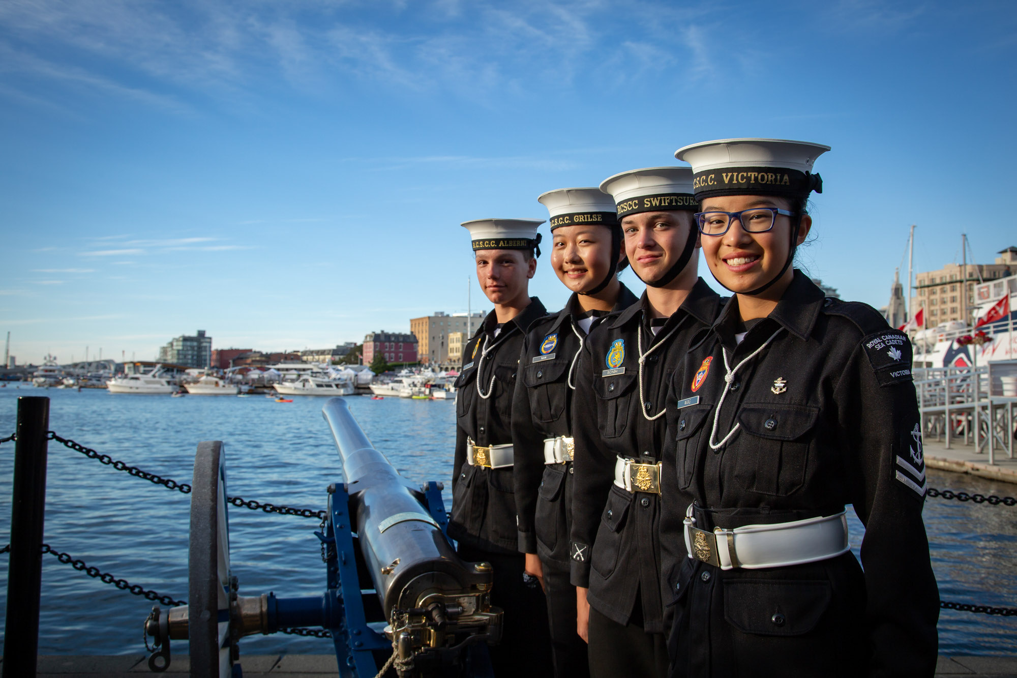 I'm with them - Ottawa Parenting Times Magazine